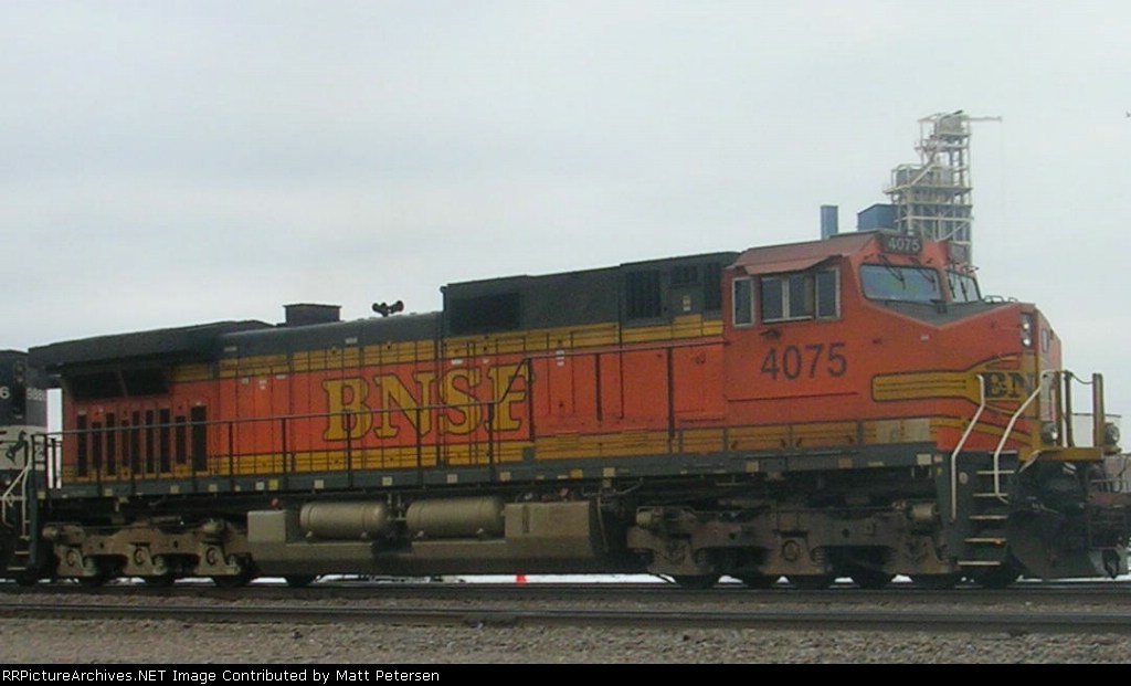 BNSF 4075